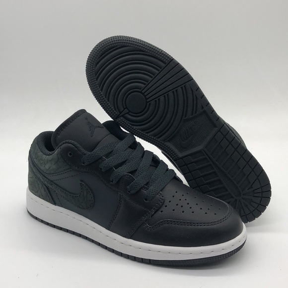 Nike | Shoes | New Gs Air Jordan Low Se Off Noirblackwhiteblack ...
